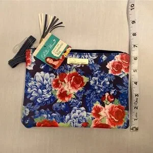 The Pioneer Woman | Bags | The Pioneer Woman Heritage Floral Cosmetic ...